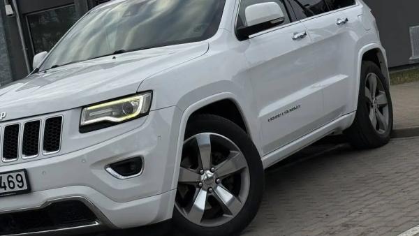 Balts Jeep Grand Cherokee 2014 Jūrmala, ar dzinēja tilpumu 3.00 L un nobraukumu 236 tūkst. km par 8950 €, foto 5 vietnē AUTOMOTO.COM.LV