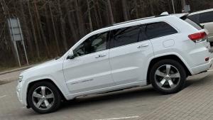 Balts Jeep Grand Cherokee 2014 Jūrmala, ar dzinēja tilpumu 3.00 L un nobraukumu 236 tūkst. km par 8950 €, foto 8 vietnē AUTOMOTO.COM.LV