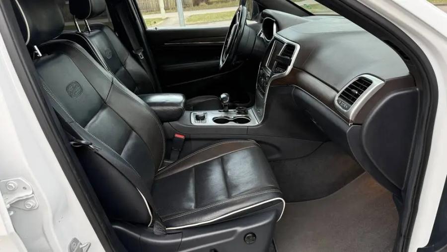 Balts Jeep Grand Cherokee 2014 Jūrmala, ar dzinēja tilpumu 3.00 L un nobraukumu 236 tūkst. km par 8950 €, foto 18 vietnē AUTOMOTO.COM.LV