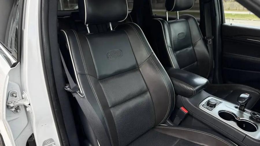 Balts Jeep Grand Cherokee 2014 Jūrmala, ar dzinēja tilpumu 3.00 L un nobraukumu 236 tūkst. km par 8950 €, foto 19 vietnē AUTOMOTO.COM.LV