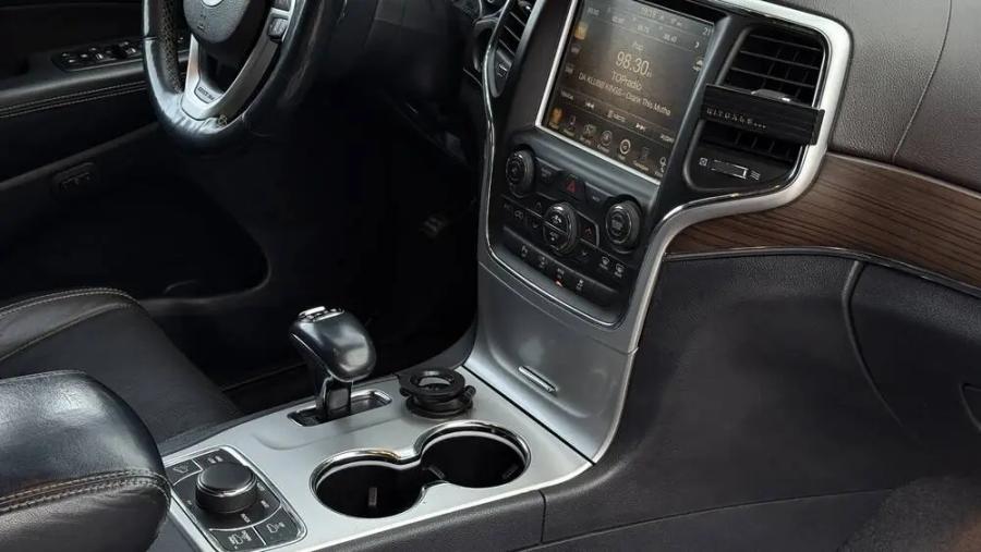 Balts Jeep Grand Cherokee 2014 Jūrmala, ar dzinēja tilpumu 3.00 L un nobraukumu 236 tūkst. km par 8950 €, foto 22 vietnē AUTOMOTO.COM.LV