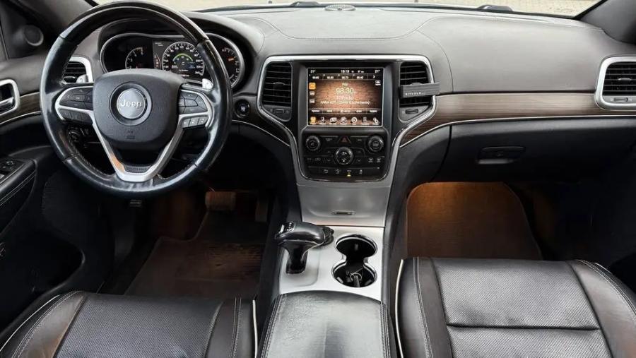 Balts Jeep Grand Cherokee 2014 Jūrmala, ar dzinēja tilpumu 3.00 L un nobraukumu 236 tūkst. km par 8950 €, foto 26 vietnē AUTOMOTO.COM.LV