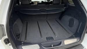 Balts Jeep Grand Cherokee 2014 Jūrmala, ar dzinēja tilpumu 3.00 L un nobraukumu 236 tūkst. km par 8950 €, foto 27 vietnē AUTOMOTO.COM.LV