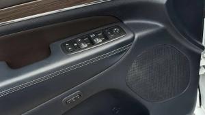 Balts Jeep Grand Cherokee 2014 Jūrmala, ar dzinēja tilpumu 3.00 L un nobraukumu 236 tūkst. km par 8950 €, foto 28 vietnē AUTOMOTO.COM.LV