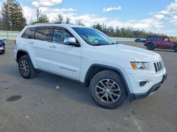White Jeep Grand Cherokee 2014 in Klaipeda, with an engine capacity of 3.60 L and mileage of 232 thousand km for 8200 €, photo 1 on AUTOMOTO.COM.LV