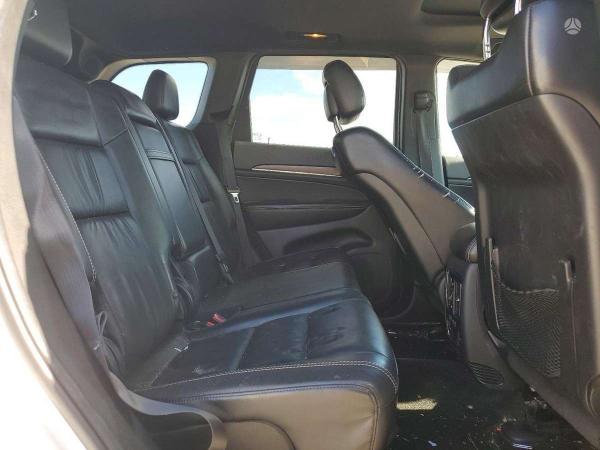 White Jeep Grand Cherokee 2014 in Klaipeda, with an engine capacity of 3.60 L and mileage of 232 thousand km for 8200 €, photo 8 on AUTOMOTO.COM.LV