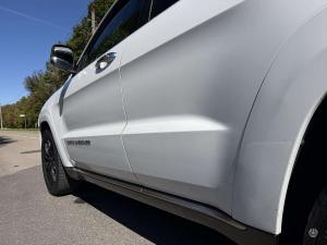 White Jeep Grand Cherokee 2014 in Kaunas, with an engine capacity of 3.00 L and mileage of 282 thousand km for 10700 €, photo 6 on AUTOMOTO.COM.LV