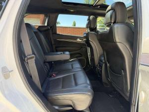 Balts Jeep Grand Cherokee 2014 Kauņa, ar dzinēja tilpumu 3.00 L un nobraukumu 280 tūkst. km par 8650 €, foto 14 vietnē AUTOMOTO.COM.LV