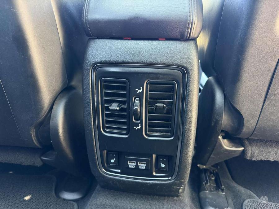 Balts Jeep Grand Cherokee 2014 Kauņa, ar dzinēja tilpumu 3.00 L un nobraukumu 280 tūkst. km par 8650 €, foto 17 vietnē AUTOMOTO.COM.LV