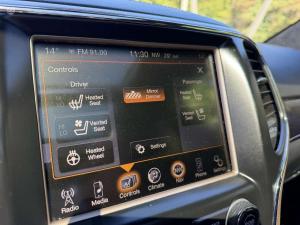 Balts Jeep Grand Cherokee 2014 Kauņa, ar dzinēja tilpumu 3.00 L un nobraukumu 280 tūkst. km par 8650 €, foto 24 vietnē AUTOMOTO.COM.LV