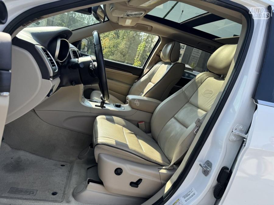 Balts Jeep Grand Cherokee 2015 Viļņa, ar dzinēja tilpumu 3.60 L un nobraukumu 223 tūkst. km par 13500 €, foto 5 vietnē AUTOMOTO.COM.LV