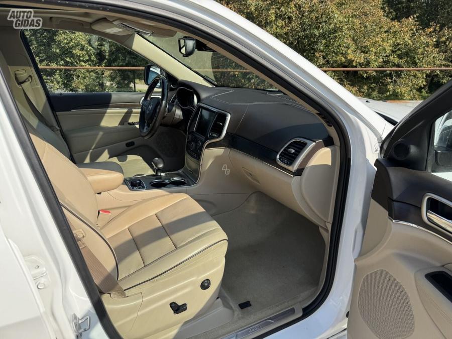 Balts Jeep Grand Cherokee 2015 Viļņa, ar dzinēja tilpumu 3.60 L un nobraukumu 223 tūkst. km par 13500 €, foto 8 vietnē AUTOMOTO.COM.LV