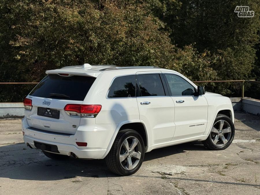 Balts Jeep Grand Cherokee 2015 Viļņa, ar dzinēja tilpumu 3.60 L un nobraukumu 223 tūkst. km par 13500 €, foto 16 vietnē AUTOMOTO.COM.LV