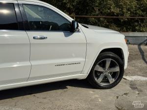 Balts Jeep Grand Cherokee 2015 Viļņa, ar dzinēja tilpumu 3.60 L un nobraukumu 223 tūkst. km par 13500 €, foto 17 vietnē AUTOMOTO.COM.LV