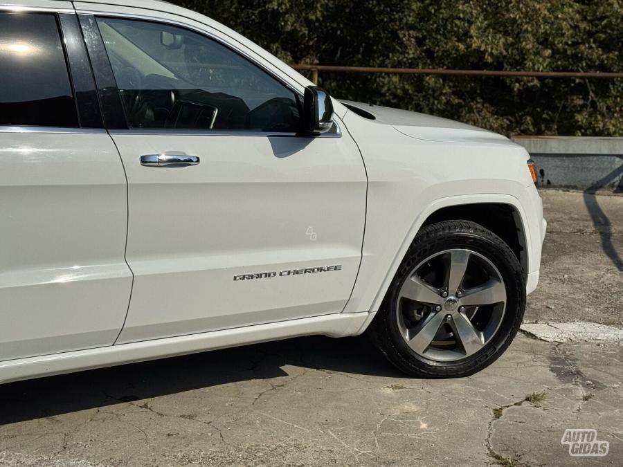 Balts Jeep Grand Cherokee 2015 Viļņa, ar dzinēja tilpumu 3.60 L un nobraukumu 223 tūkst. km par 13500 €, foto 17 vietnē AUTOMOTO.COM.LV