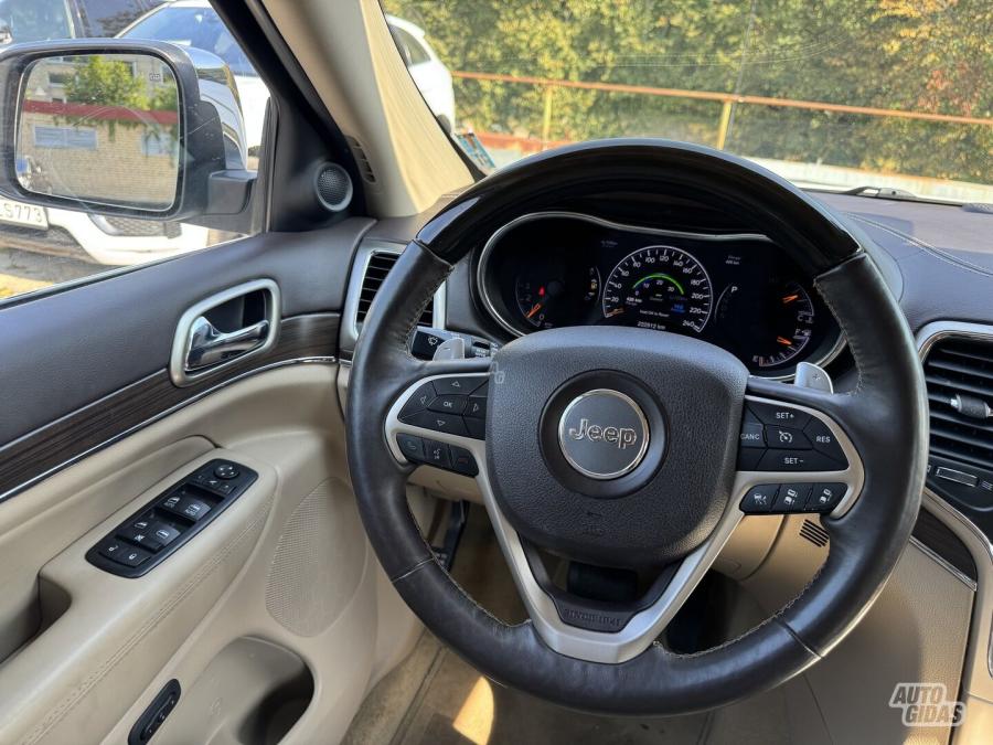 Balts Jeep Grand Cherokee 2015 Viļņa, ar dzinēja tilpumu 3.60 L un nobraukumu 223 tūkst. km par 13500 €, foto 22 vietnē AUTOMOTO.COM.LV