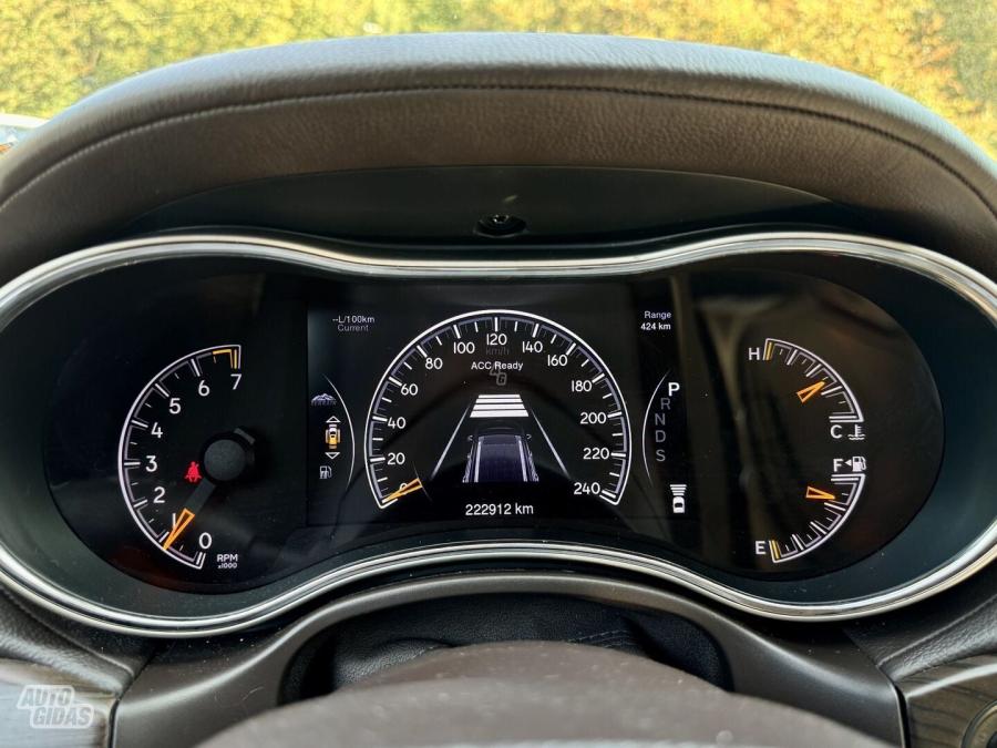 Balts Jeep Grand Cherokee 2015 Viļņa, ar dzinēja tilpumu 3.60 L un nobraukumu 223 tūkst. km par 13500 €, foto 23 vietnē AUTOMOTO.COM.LV