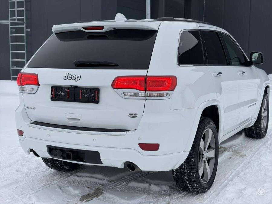 Balts Jeep Grand Cherokee 2015 Šauļi, ar dzinēja tilpumu 3.60 L un nobraukumu 231 tūkst. km par 14400 €, foto 4 vietnē AUTOMOTO.COM.LV
