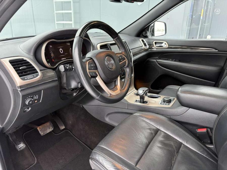 Balts Jeep Grand Cherokee 2015 Šauļi, ar dzinēja tilpumu 3.60 L un nobraukumu 231 tūkst. km par 14400 €, foto 7 vietnē AUTOMOTO.COM.LV