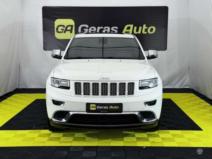 White Jeep Grand Cherokee 2015 in Vilnius, with an engine capacity of 2.99 L and mileage of 205 thousand km for 12950 €, photo 7 on AUTOMOTO.COM.LV