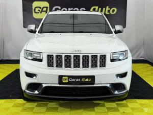 White Jeep Grand Cherokee 2015 in Vilnius, with an engine capacity of 2.99 L and mileage of 205 thousand km for 12190 €, photo 2 on AUTOMOTO.COM.LV