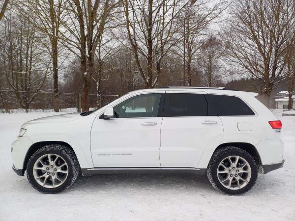 White Jeep Grand Cherokee 2015 in Siauliai, with an engine capacity of 3.00 L and mileage of 193 thousand km for 13950 €, photo 10 on AUTOMOTO.COM.LV