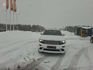 Balts Jeep Grand Cherokee 2015 Utena, ar dzinēja tilpumu 2.99 L un nobraukumu 168 tūkst. km par 12900 €, foto  vietnē AUTOMOTO.COM.LV