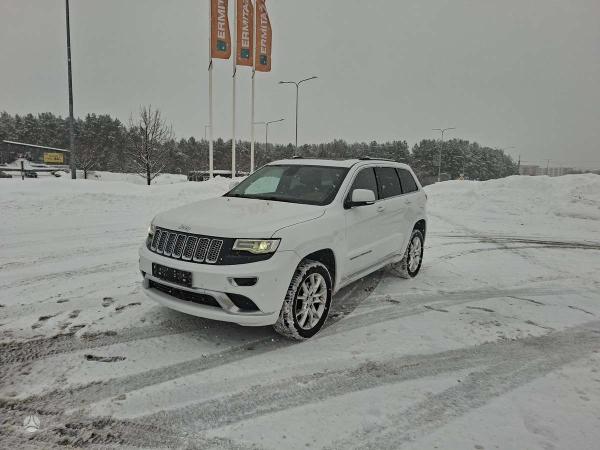 White Jeep Grand Cherokee 2015 in Utena, with an engine capacity of 2.99 L and mileage of 168 thousand km for 12900 €, photo 2 on AUTOMOTO.COM.LV