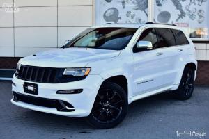 White Jeep Grand Cherokee 2015 in Kretinga, with an engine capacity of 5.70 L and mileage of 215 thousand km for 15999 €, photo  on AUTOMOTO.COM.LV