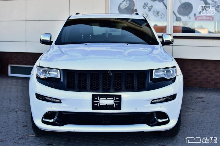 Balts Jeep Grand Cherokee 2015 Kretinga, ar dzinēja tilpumu 5.70 L un nobraukumu 215 tūkst. km par 15999 €, foto 4 vietnē AUTOMOTO.COM.LV