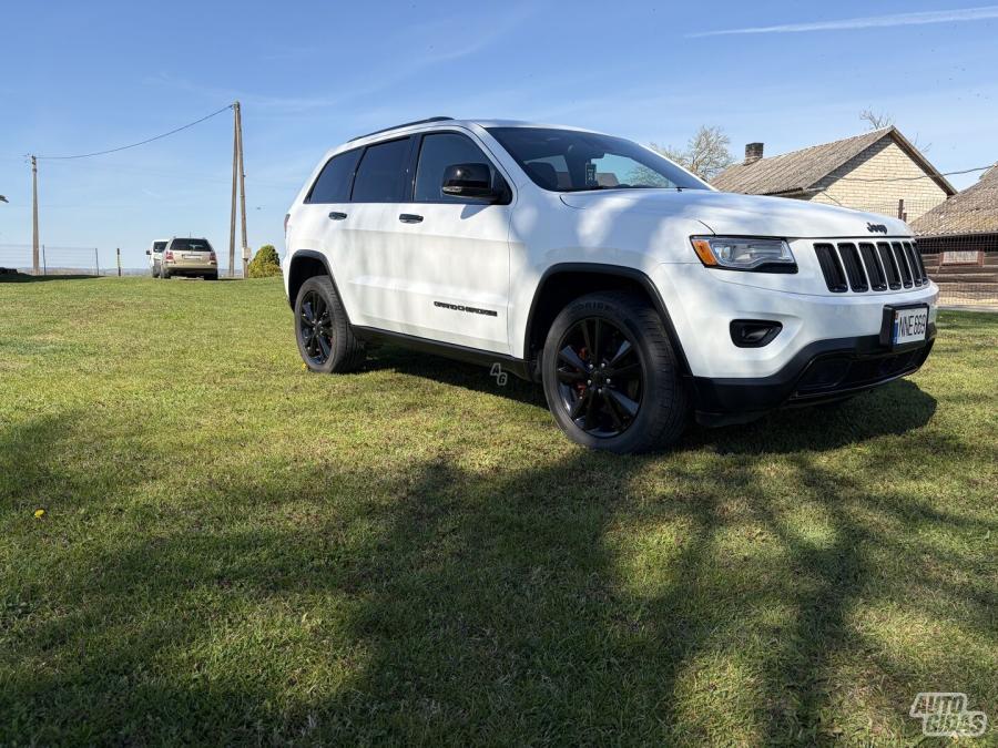 Balts Jeep Grand Cherokee 2015 Kauņa, ar dzinēja tilpumu 5.70 L un nobraukumu 241 tūkst. km par 15600 €, foto 4 vietnē AUTOMOTO.COM.LV