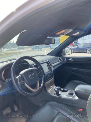White Jeep Grand Cherokee 2015 in Tallinn, with an engine capacity of 3.00 L and mileage of 94 thousand km for 16490 €, photo 9 on AUTOMOTO.COM.LV