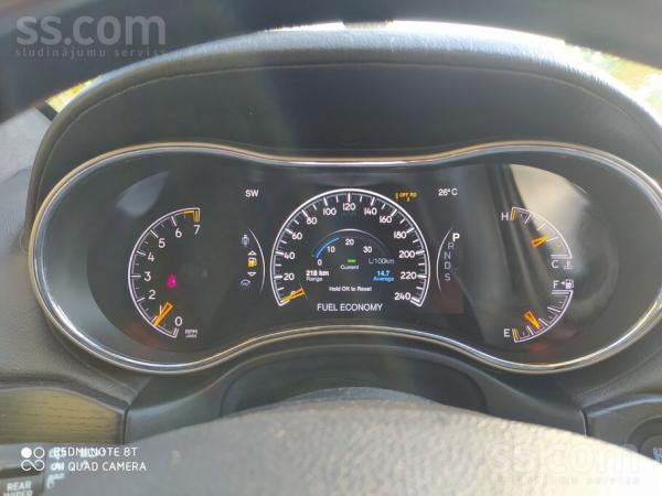 White Jeep Grand Cherokee 2015 in Riga, with an engine capacity of 3.60 L and mileage of 70 thousand km for 24800 €, photo 5 on AUTOMOTO.COM.LV