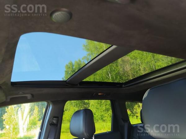 White Jeep Grand Cherokee 2015 in Riga, with an engine capacity of 3.60 L and mileage of 70 thousand km for 24800 €, photo 8 on AUTOMOTO.COM.LV