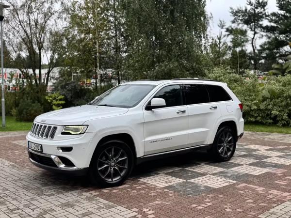 White Jeep Grand Cherokee 2015 in Riga, with an engine capacity of 3.00 L and mileage of 0 thousand km for 10900 €, photo 1 on AUTOMOTO.COM.LV