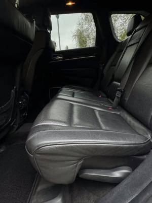 White Jeep Grand Cherokee 2015 in Riga, with an engine capacity of 3.00 L and mileage of 0 thousand km for 10900 €, photo 7 on AUTOMOTO.COM.LV