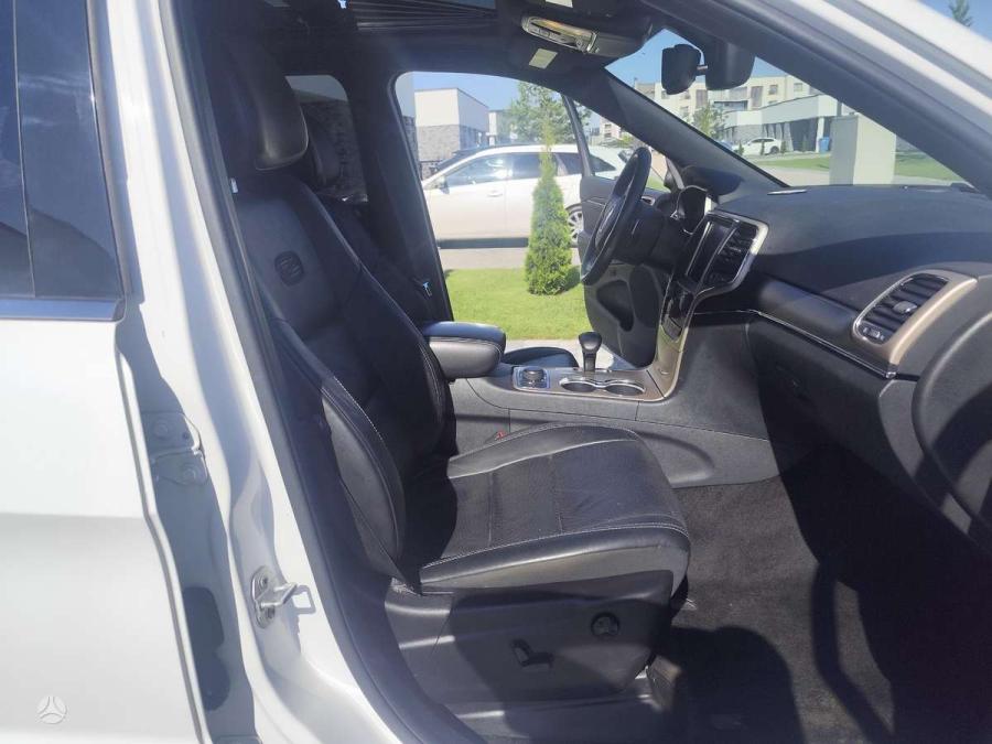 Balts Jeep Grand Cherokee 2015 Kauņa, ar dzinēja tilpumu 3.60 L un nobraukumu 238 tūkst. km par 12500 €, foto 12 vietnē AUTOMOTO.COM.LV