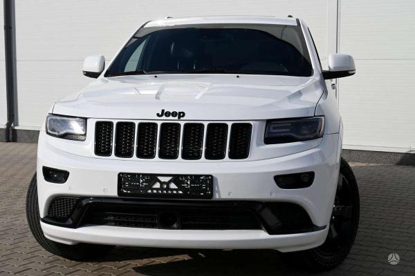 Balts Jeep Grand Cherokee 2015 Kretinga, ar dzinēja tilpumu 5.65 L un nobraukumu 164 tūkst. km par 14499 €, foto 2 vietnē AUTOMOTO.COM.LV