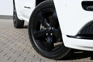 White Jeep Grand Cherokee 2015 in Kretinga, with an engine capacity of 5.65 L and mileage of 164 thousand km for 14499 €, photo 7 on AUTOMOTO.COM.LV
