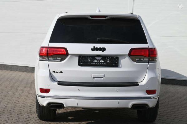 Balts Jeep Grand Cherokee 2015 Kretinga, ar dzinēja tilpumu 5.65 L un nobraukumu 164 tūkst. km par 14499 €, foto 9 vietnē AUTOMOTO.COM.LV