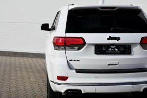 White Jeep Grand Cherokee 2015 in Kretinga, with an engine capacity of 5.65 L and mileage of 164 thousand km for 14499 €, photo 12 on AUTOMOTO.COM.LV