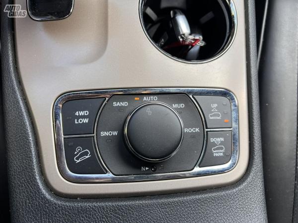 Balts Jeep Grand Cherokee 2015 Kauņa, ar dzinēja tilpumu 3.60 L un nobraukumu 156 tūkst. km par 16499 €, foto 9 vietnē AUTOMOTO.COM.LV