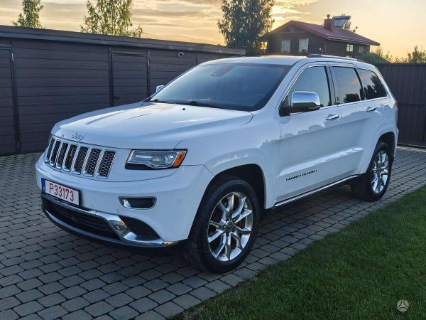 White Jeep Grand Cherokee 2015 in Kaunas, with an engine capacity of 5.65 L and mileage of 170 thousand km for 11300 €, photo 1 on AUTOMOTO.COM.LV
