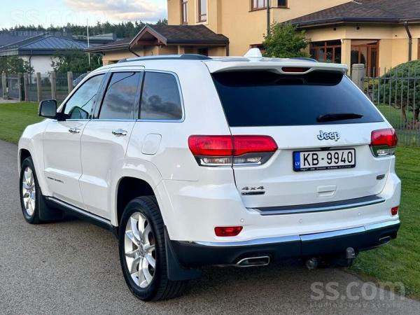 Balts Jeep Grand Cherokee 2015 Rīga, ar dzinēja tilpumu 3.00 L un nobraukumu 260 tūkst. km par 11750 €, foto 3 vietnē AUTOMOTO.COM.LV