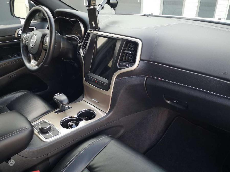 Balts Jeep Grand Cherokee 2015 Klaipėda, ar dzinēja tilpumu 3.60 L un nobraukumu 193 tūkst. km par 14900 €, foto 24 vietnē AUTOMOTO.COM.LV