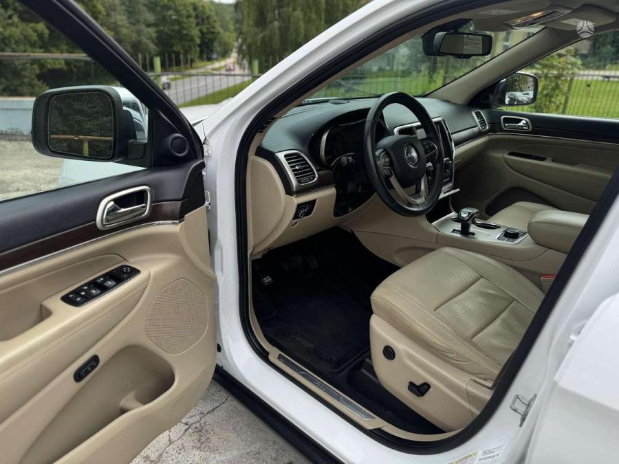 Balts Jeep Grand Cherokee 2015 Viļņa, ar dzinēja tilpumu 3.60 L un nobraukumu 273 tūkst. km par 13400 €, foto 6 vietnē AUTOMOTO.COM.LV