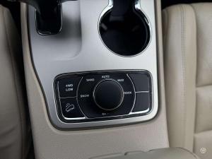 Balts Jeep Grand Cherokee 2015 Viļņa, ar dzinēja tilpumu 3.60 L un nobraukumu 273 tūkst. km par 13400 €, foto 7 vietnē AUTOMOTO.COM.LV