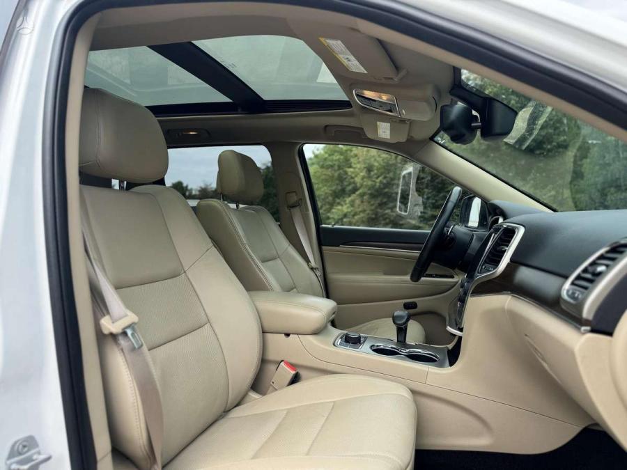 Balts Jeep Grand Cherokee 2015 Viļņa, ar dzinēja tilpumu 3.60 L un nobraukumu 273 tūkst. km par 13400 €, foto 8 vietnē AUTOMOTO.COM.LV