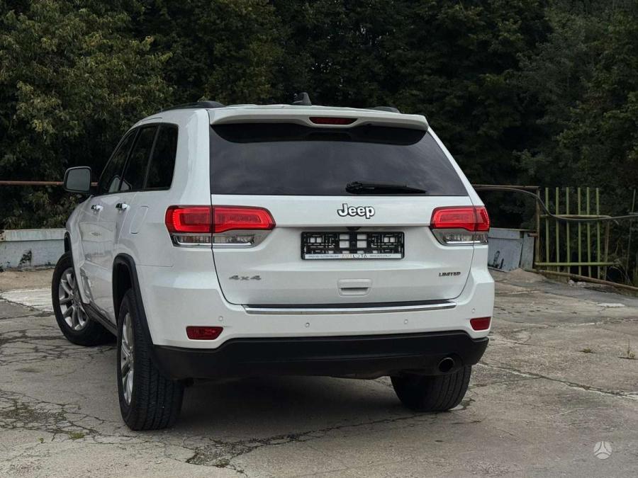 Balts Jeep Grand Cherokee 2015 Viļņa, ar dzinēja tilpumu 3.60 L un nobraukumu 273 tūkst. km par 13400 €, foto 12 vietnē AUTOMOTO.COM.LV