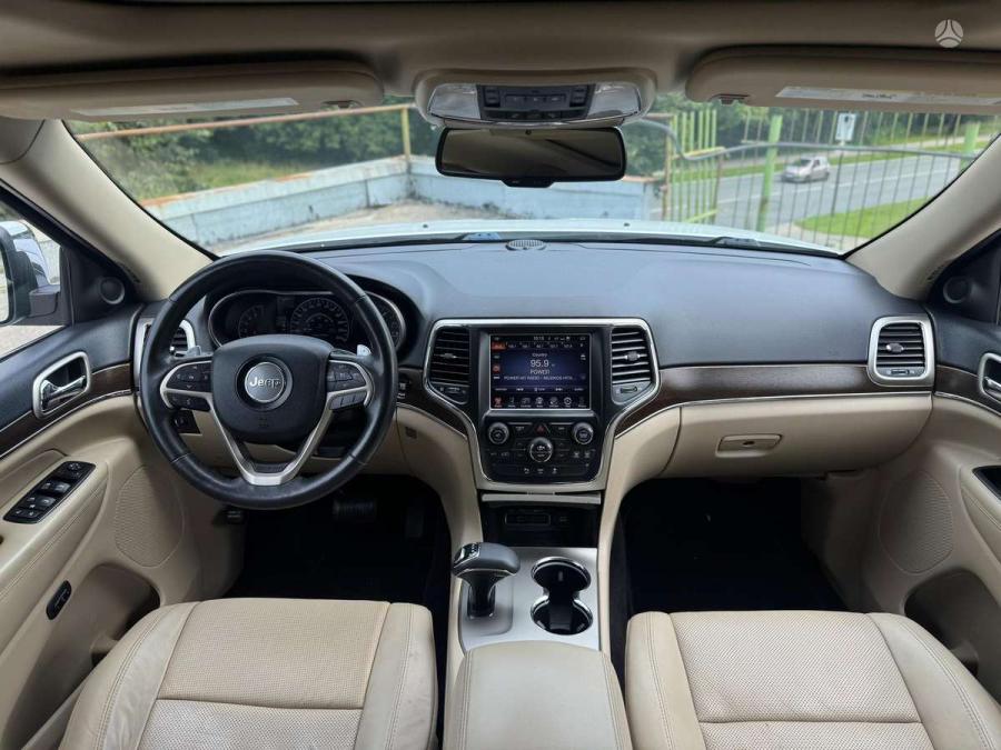 Balts Jeep Grand Cherokee 2015 Viļņa, ar dzinēja tilpumu 3.60 L un nobraukumu 273 tūkst. km par 13400 €, foto 19 vietnē AUTOMOTO.COM.LV